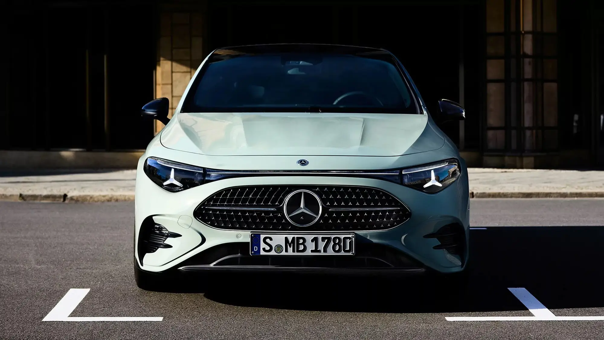 Mercedes CLA hybrid mới: Khi xe sang Đức bước vào kỷ nguyên “toàn cầu ...